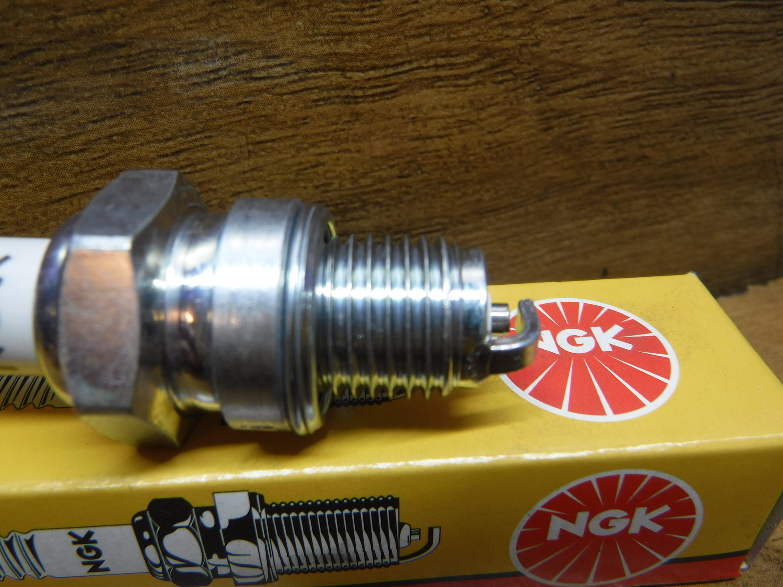 1981 81HONDA ATC110 SPARK PLUG NGK D8HA NGK ATC 110 3 WHEELER FAST FREE ...