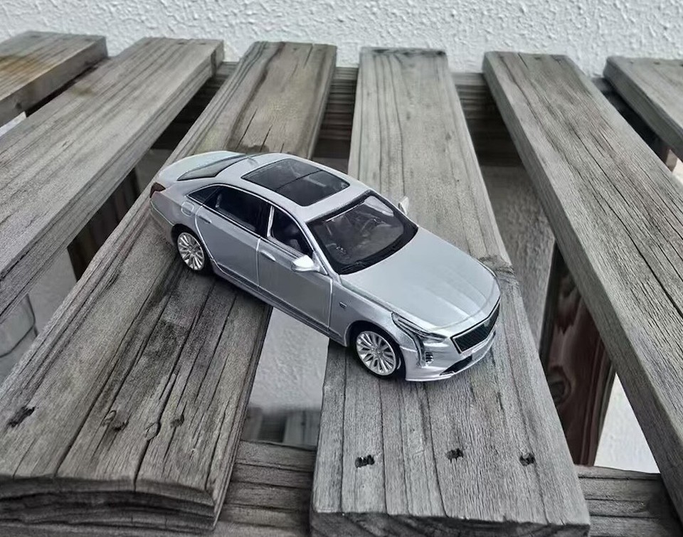 1:64 Silver Cadillac CT6 Sedan - Luxury Sports Diecast Collectible ...
