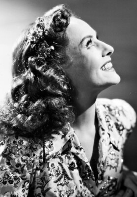 photo 10*15cm 4x6 INCH PAULETTE GODDARD (44) | eBay