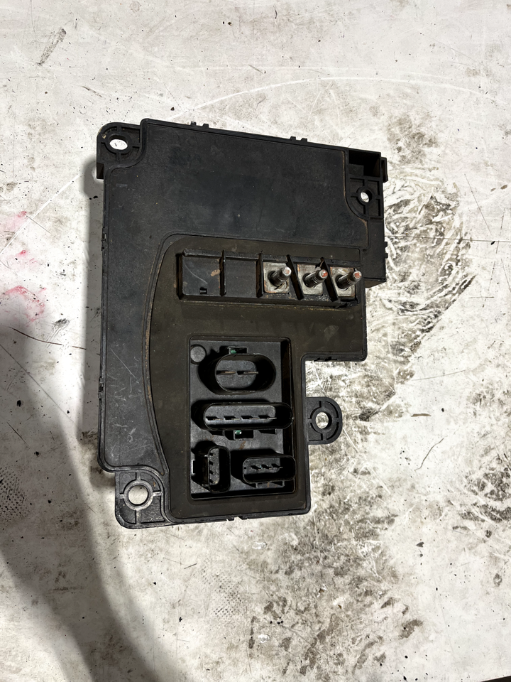 FREIGHTLINER CASCADIA DAIMLER BATTERY CABLE ACCESS MODULE A66-01882-002 ...