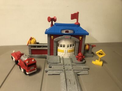 Fisher Price GeoTrax Fast Response Rescue Co. Complete Fire Station ...
