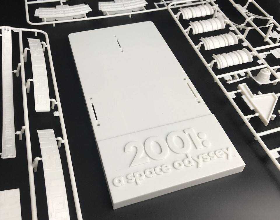 2001 A Space Odyssey - Moebius Models Space Station V MODEL KIT 2001-6 ...