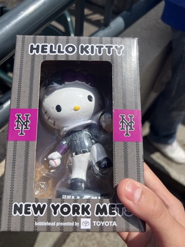 New York Mets Hello Kitty Bobblehead SGA 5/31/25 | eBay