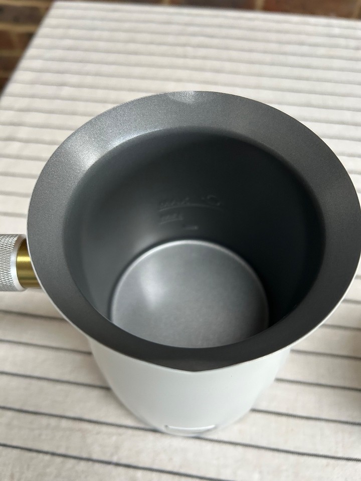 Hotel Chocolat Velvetiser Hot Chocolate Machine - White - with cups ...