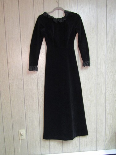 VTG Black Velvet Gown Empire Waist Lace Trim Open Back Goth 50's 60's ...