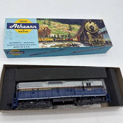 HO Athearn Central of Georgia GP9 #202 Engine Locomotive Powered Train Engine | eBay