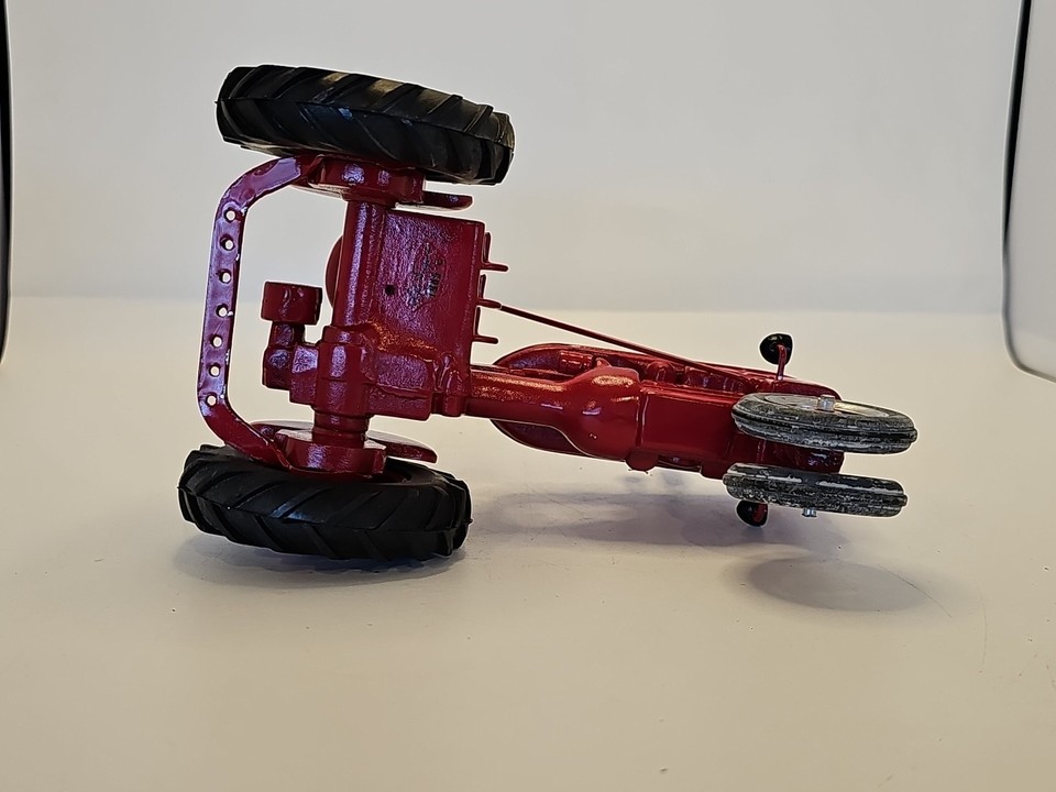 Custom 1/16 Farmall B Tractor toy IH Lyle Dingman Mccormick ...