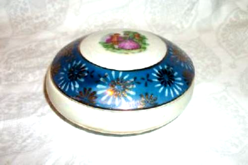 VINTAGE PORCELAIN POWDER BOX LUSTERWARE JAPAN STARBURST ROMANTIC COUPLE ...
