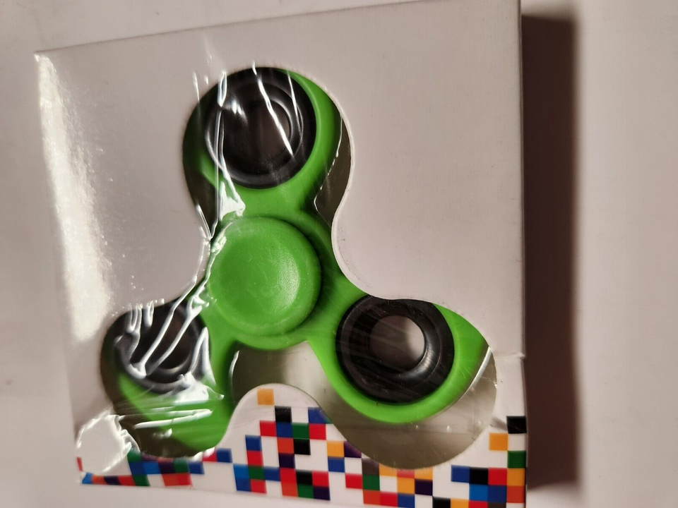 NEW GREEN WIDGET HAND TRI-SPINNER GYRO FINGERTIP ROTATOR EC | eBay