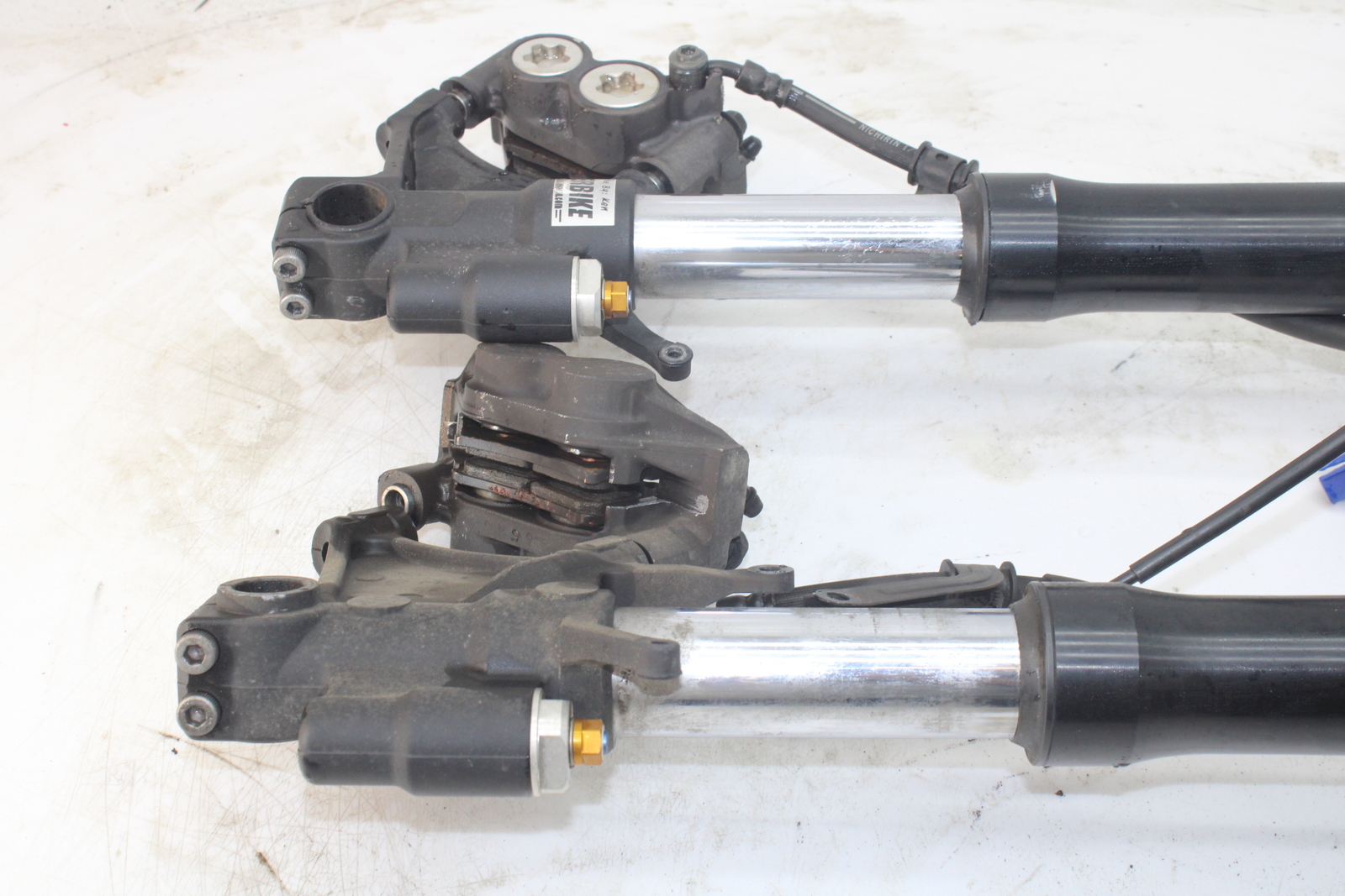 06 07 R6 R6R FRONT END WHEEL FORKS FORK RIM TRIPLE TREE CLAMP TOP ...