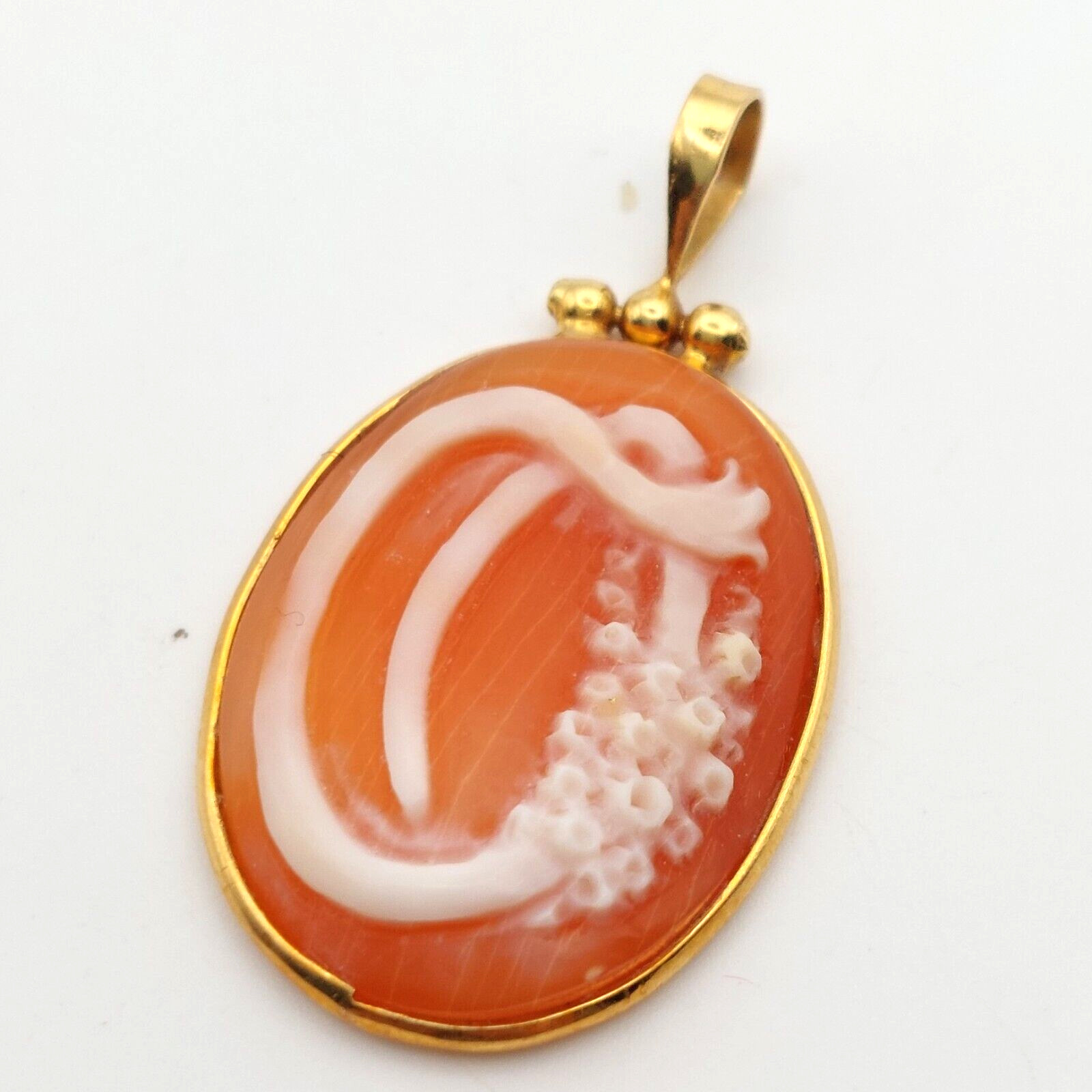 Vintage Hand Carved SHELL CAMEO PENDANT, whit yellow … - Gem