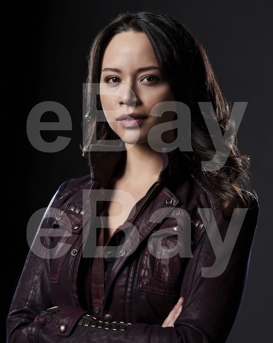 Dunkel Matter (TV) Melissa O'Neil " Zwei " 10x8 Photo | eBay