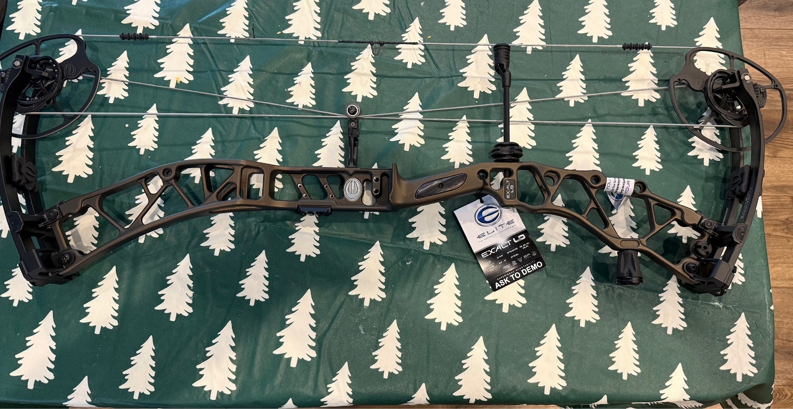 NEW Elite Exalt LD Green Right Hand 70# 26.5-32" Compound Bow | eBay