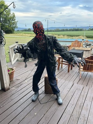 Spirit Halloween Smoldering Zombie Retired Animatronic RARE Please Read ...