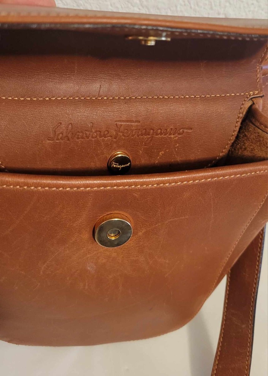 Vintage Salvatore Ferragamo Brown Leather Crossbody Shoulder Vintage Salvatore Ferragamo Brown Leather Crossbody Shoulder