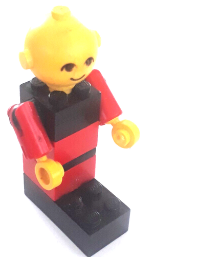 LEGO Homemaker Figure Torso Assembly Yellow Head w. Eyes and Smile ...