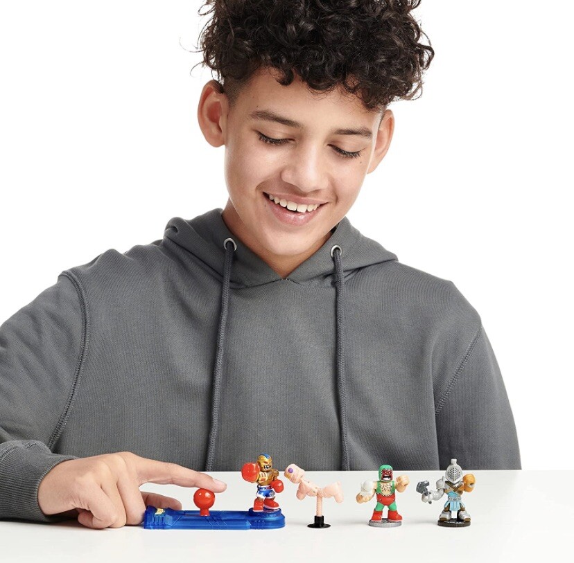 Akedo Ultimate Arcade Warriors Starter Pack Legendary Punch Attack ...