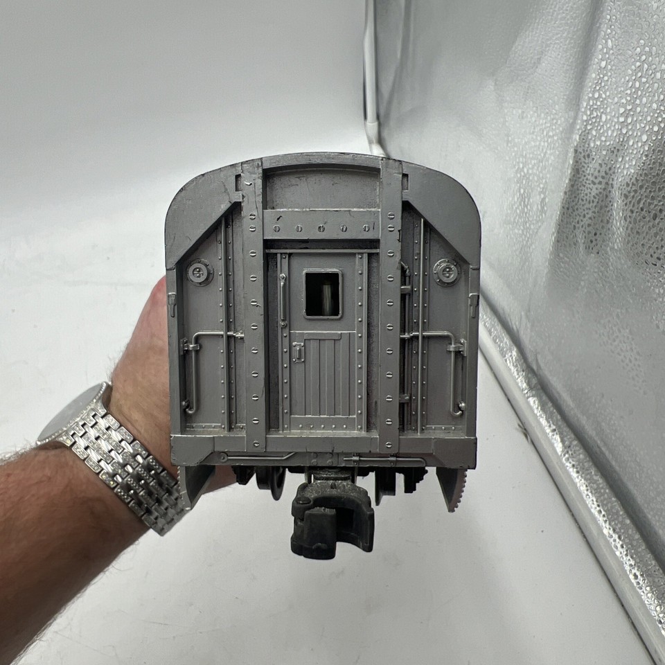 LIONEL POSTWAR O GAUGE SILVER BLUFF ILLUMINATED ALUMINUM PULLMAN CAR ...