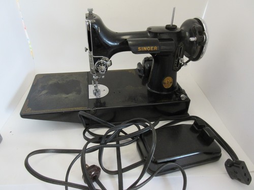 Old Vintage Singer 221 Featherweight Sewing Machine AG619666 w/Box 1946 ...