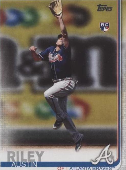 2019 Topps Update Series - Photo Variation Austin Riley #US100 Fielding ...