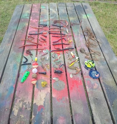 Lot of Vintage Fishing Tackle Lures Hooks Bobbers Worms Metal Stringer ...