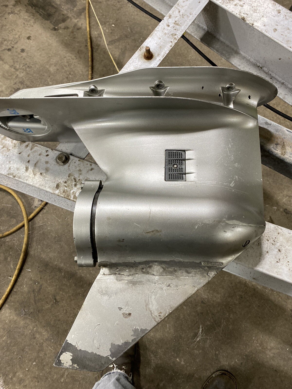 2007 Honda bf90 outboard gear case Only Skeg Has been welded ...