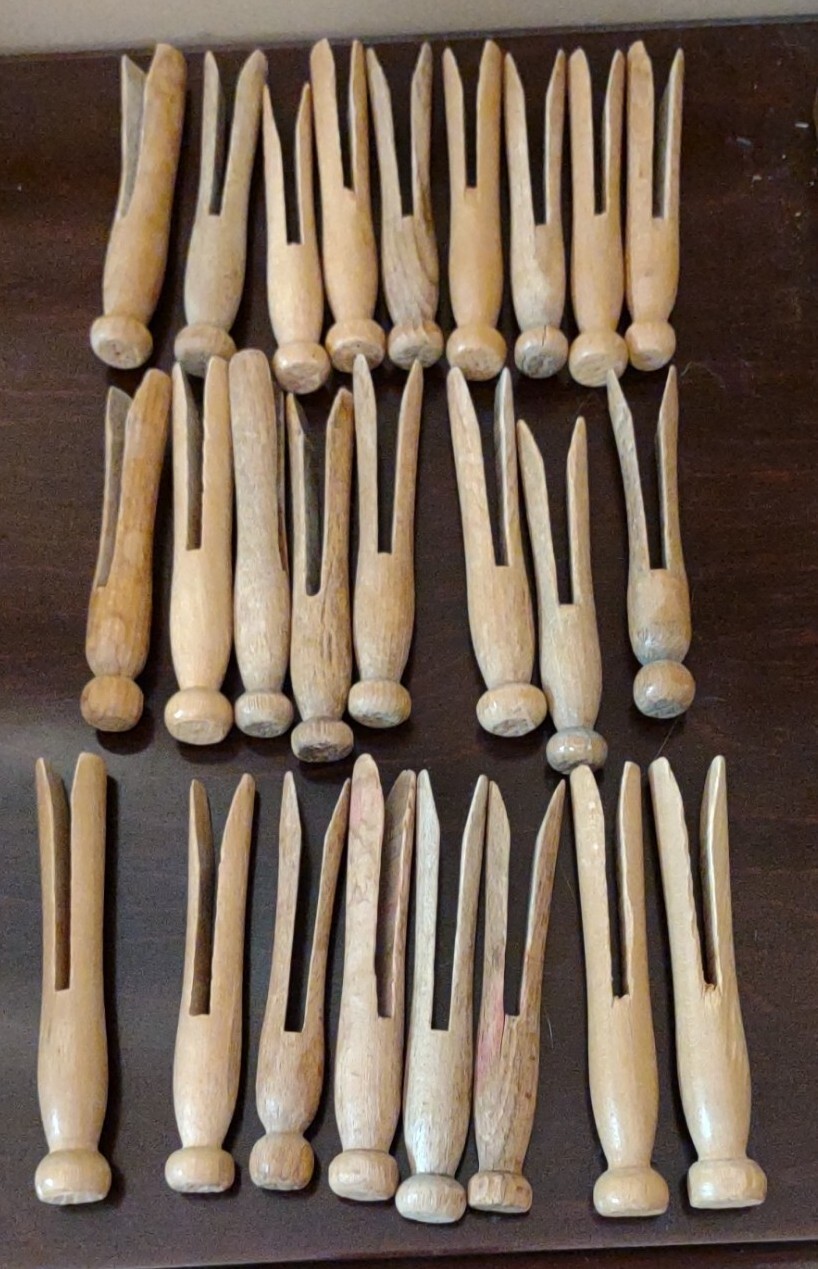 Lot of 25 Vintage Wooden Push Clothes Pins, for Crafts or Display ...