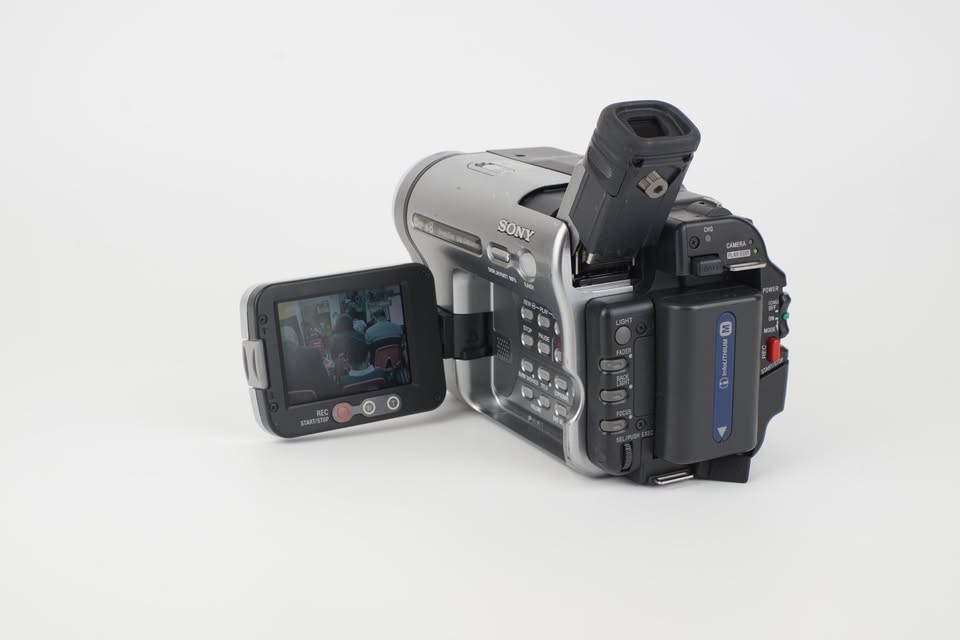 Sony Handycam DCR-TRV280 Digital Video Camera Recorder w/ Battery + New ...