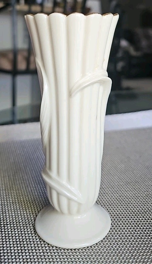 Lenox Bud Vase Ivory Porcelain Daffodil Embossed w/Gold Trim 5 3/4" T ...