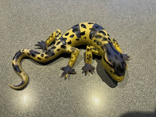 Vntg 6” Rubber Gecko Yellow Blue Toy Lizard HTF Realistic Creepy Crawly ...