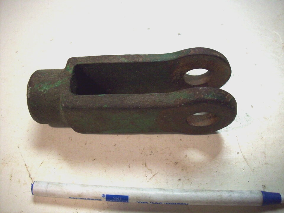 JOHN DEERE TRACTOR IMPLEMENT HITCH CLEVIS BP1595 E VINTAGE | eBay
