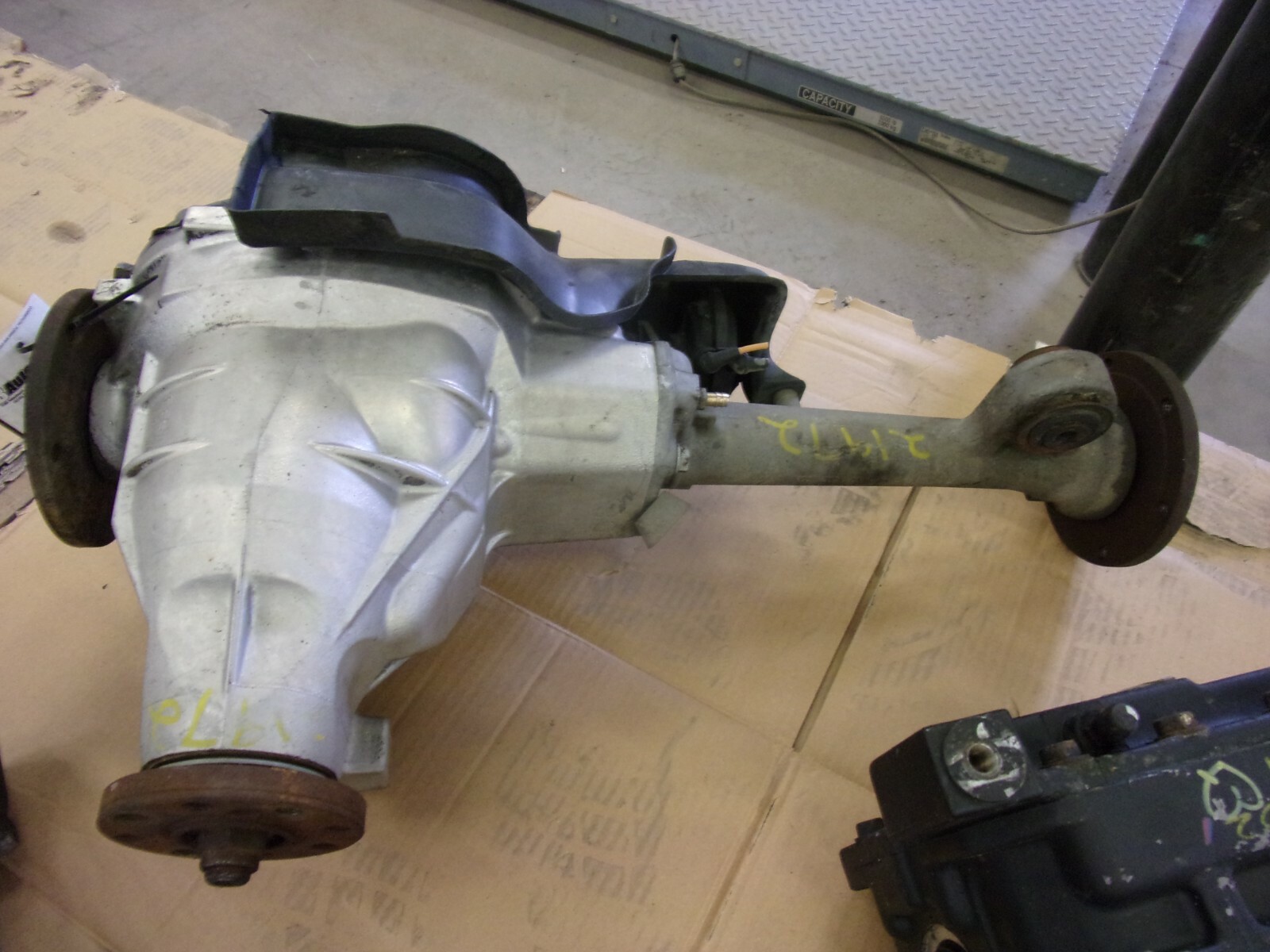FORD F150 PICKUP 2000-2003 Carrier Assembly Front Axle; w/vacuum ...