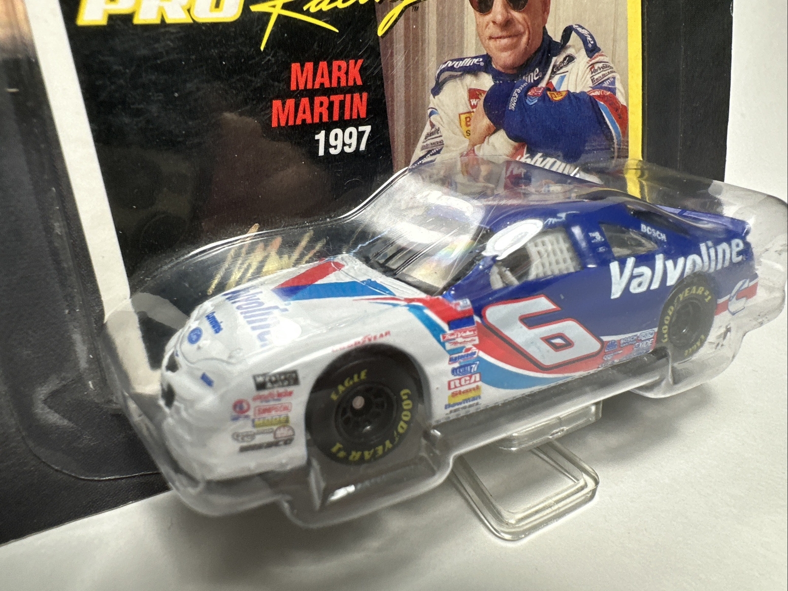 Hot Wheels Pro Racing 1997 Mark Martin #6 Valvoline Scale 1:64 (HH) | eBay