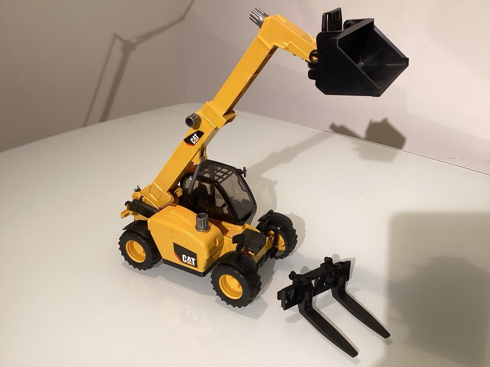 Bruder 02142 Caterpillar Telehandler Construction Vehicle – Great ...