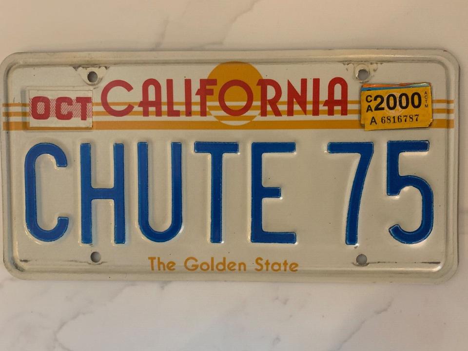 California personalized license plates "CHUTE 75" Porsche 1975 911 ...