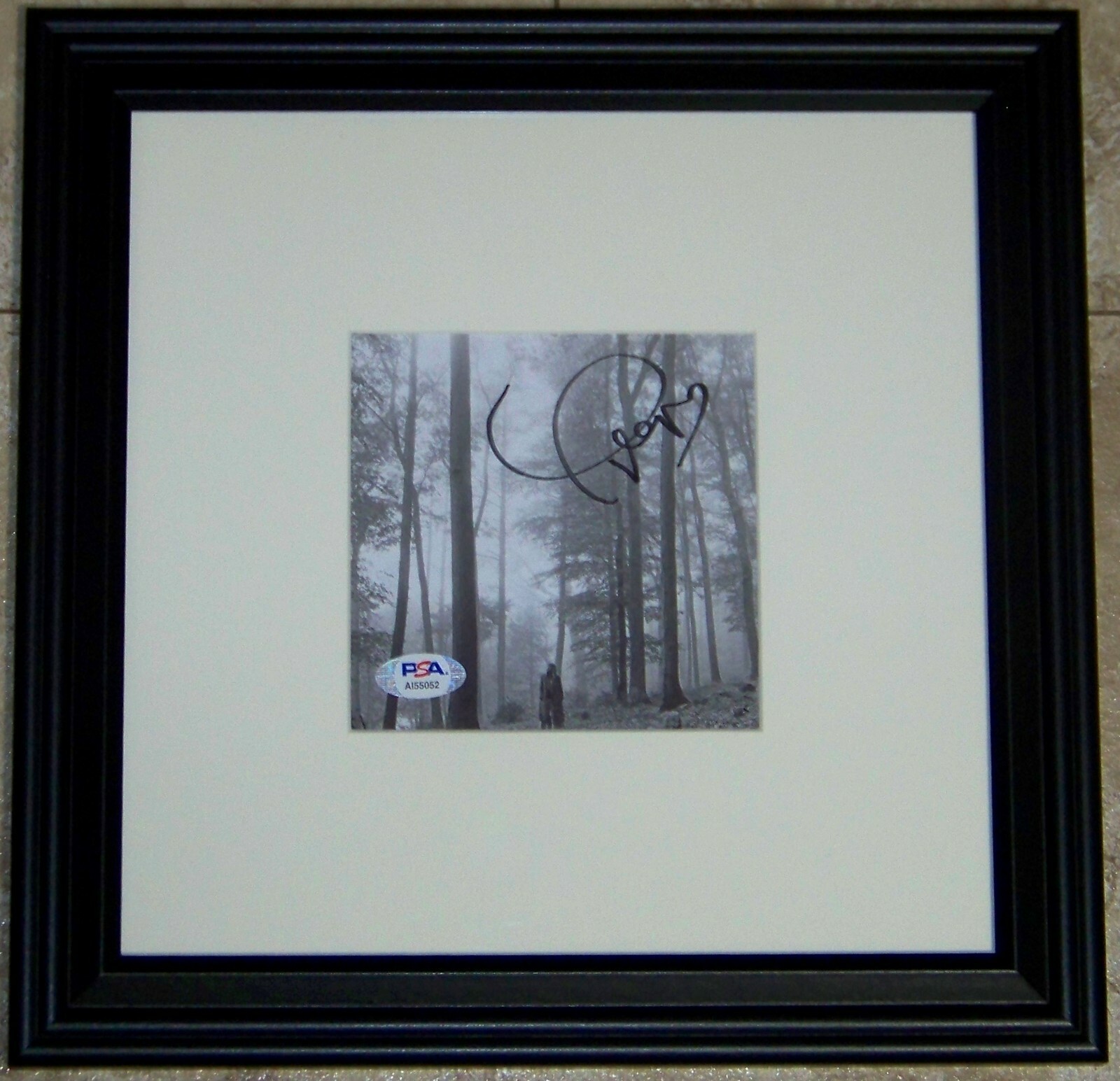 Taylor Swift Autographed Memorabilia | Signed Photo, Jersey ...