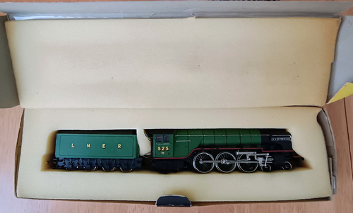 TRIX TRAINS - OO No.1186 - BR 4-6-2 Class A2 LOCO “AH PEPPERCORN” 525 ...