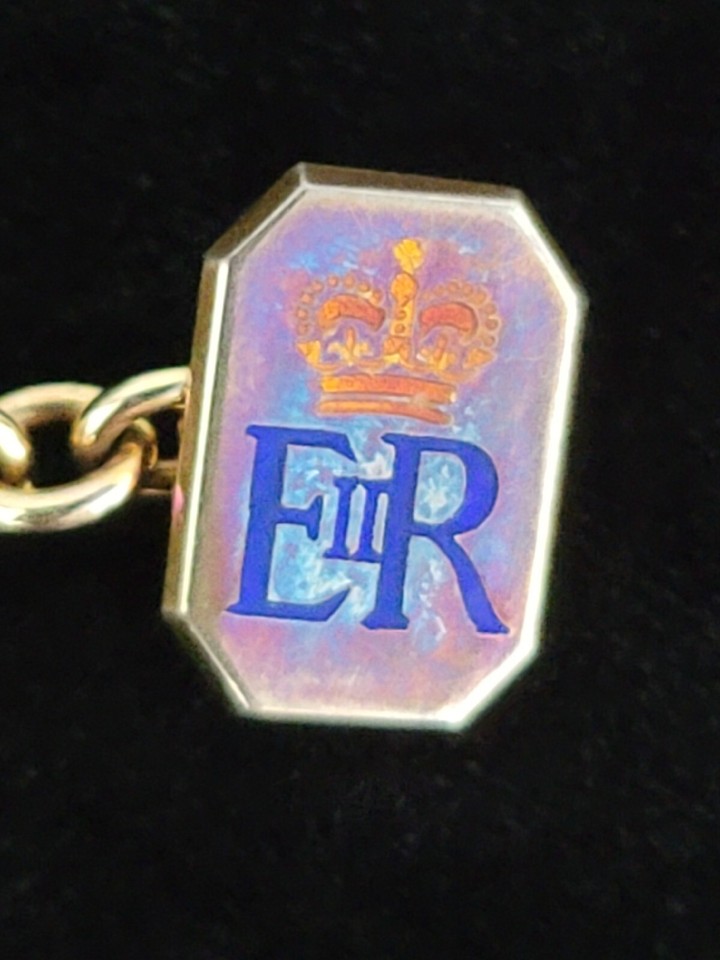 Queen Elizabeth II Gold Royal Presentation Cufflinks ERII Monogram ...