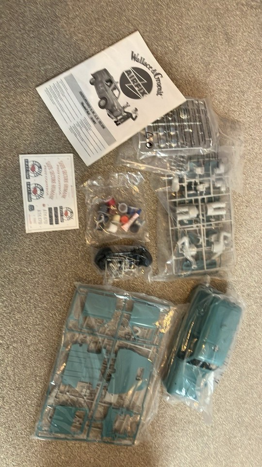 Wallace and Gromit Airfix' the Curse of the Were-Rabbit' Collectible ...