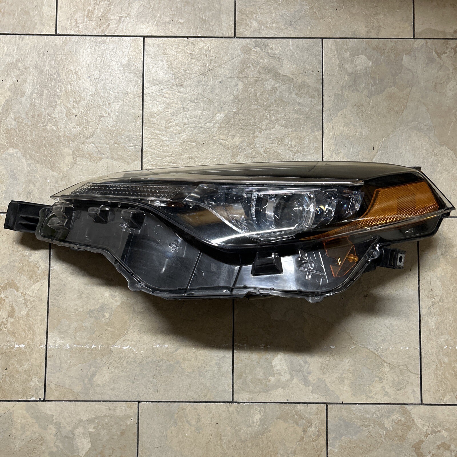 2018-2019 Toyota Corolla SE, XLE, XSE Left Driver Headlight LED OEM ...