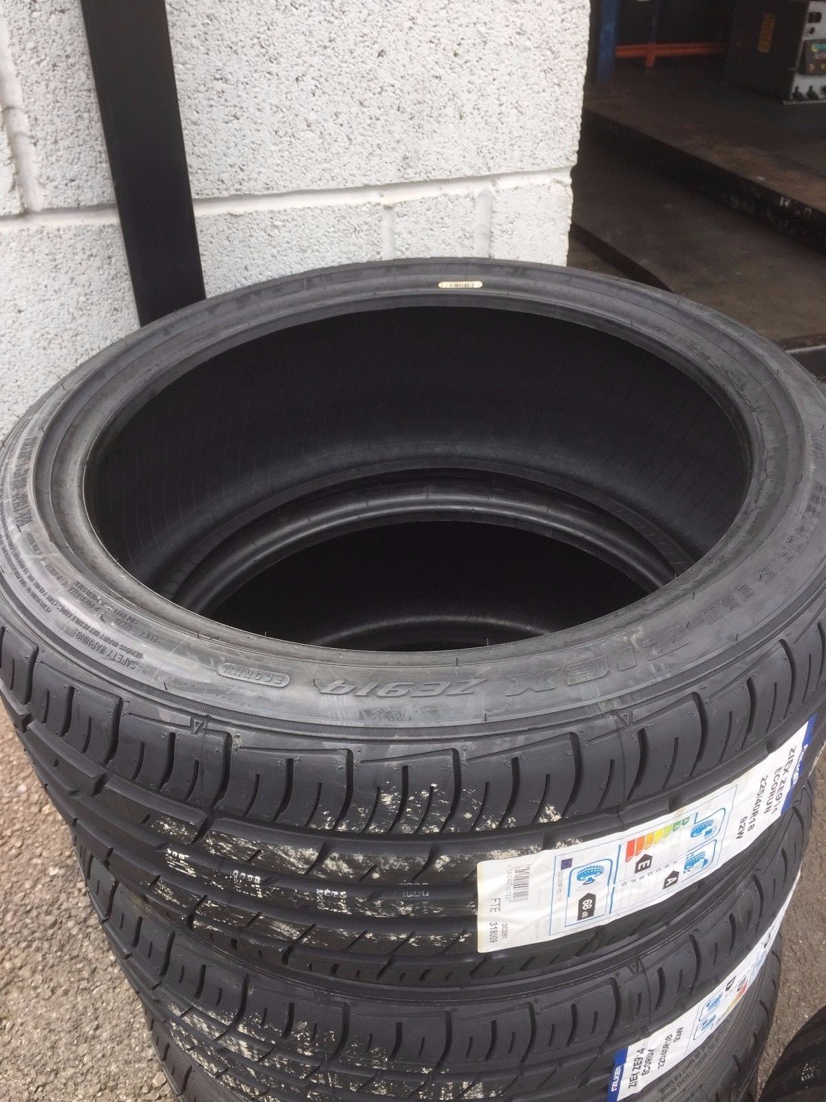2 x 225/40 R18 Falken Ziex ZE310 Ecorun 92W 225 40 18 (2254018) - TWO ...