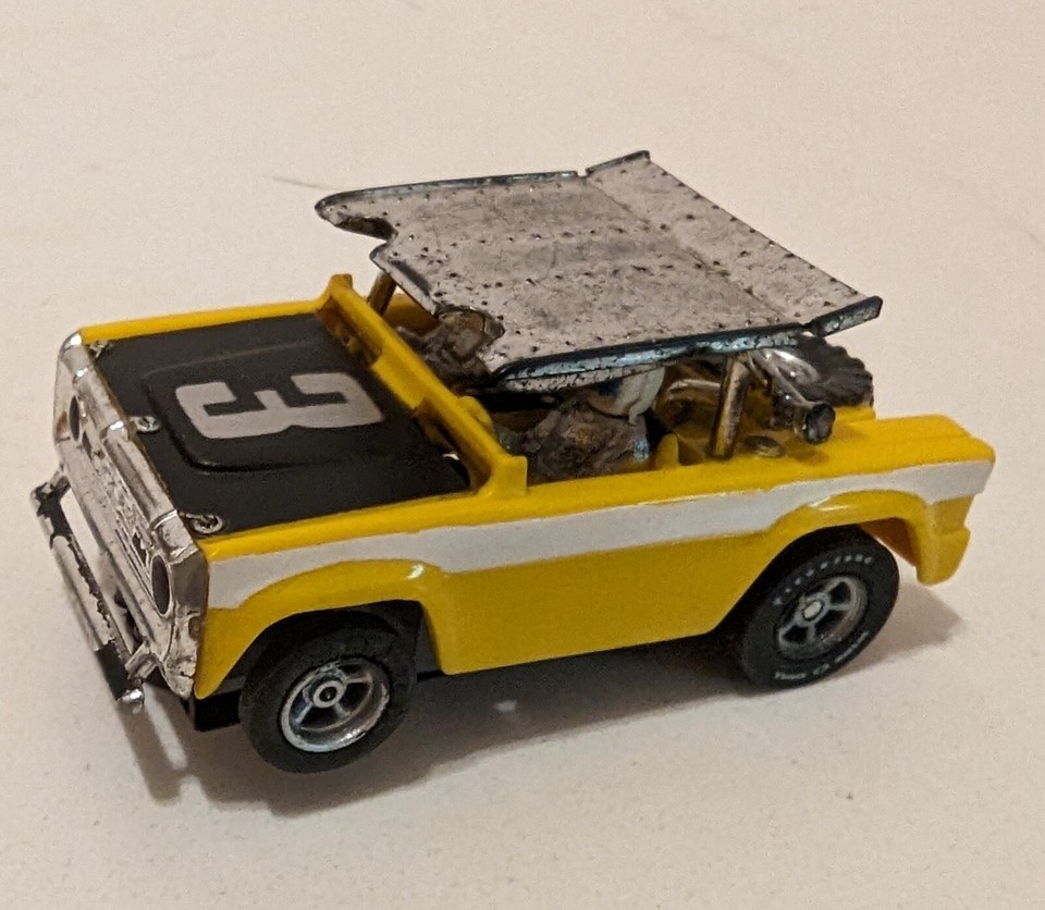 Vintage AFX Ford Bronco Baja slot car magnet traction chassis Runs ...