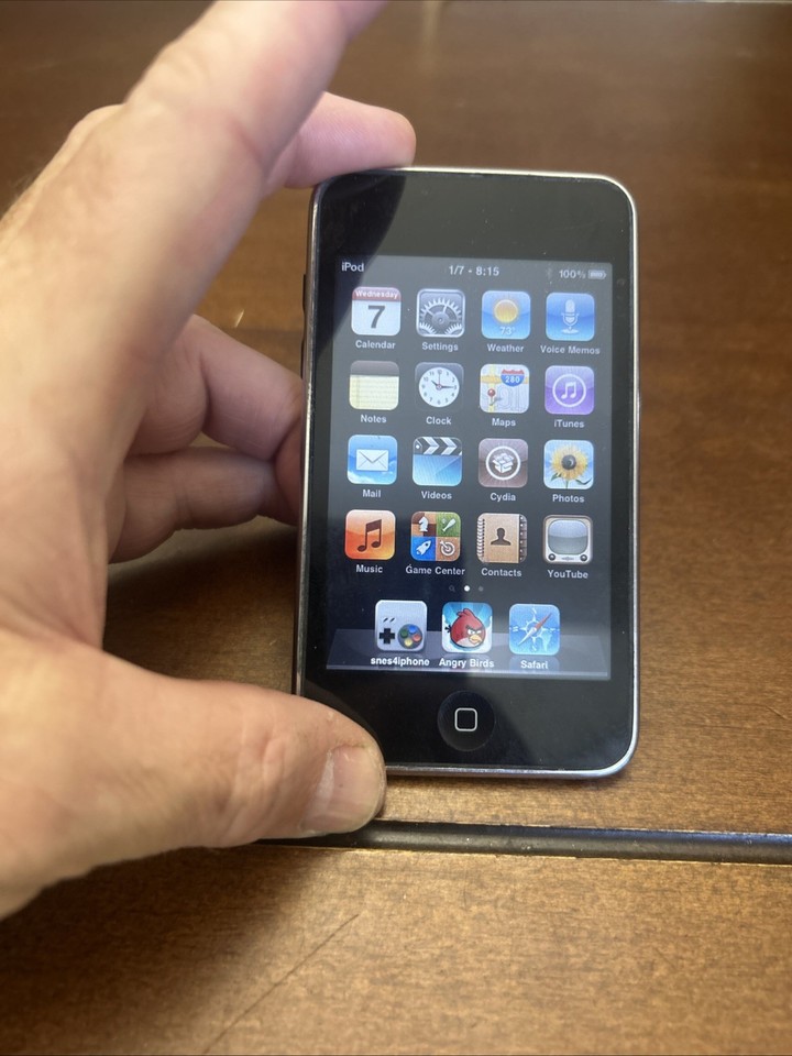 Apple iPod Touch 3rd Generation 8 GB MP3 Music Player MC086LL | eBay