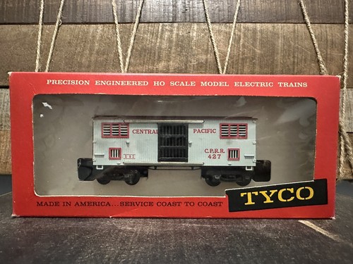 Tyco Vintage HO Scale Electric Train 1860 Box Car Central Pacific T317B ...
