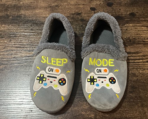 Boy's Sleep Mode Gamer Slippers - Gray - Size 2/3 Youth | eBay