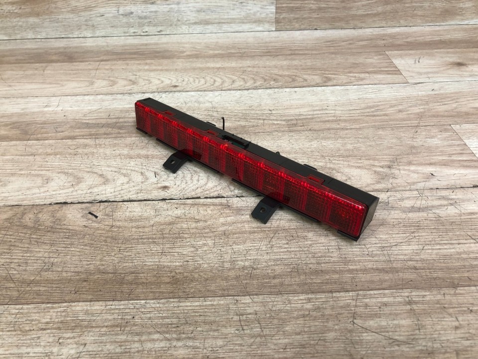 INFINITI M35 M45 OEM REAR CENTER 3RD BRAKE LIGHT LAMP 2006-2010 | eBay
