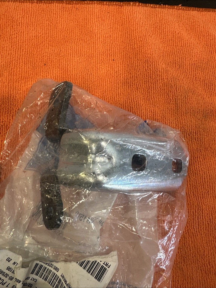 GM OEM 2014-2025 GM Driver Side Lower Rear Door Hinge - 13581570 NEW ...