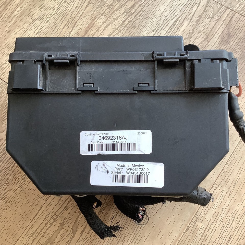 2011 Jeep Grand Cherokee Dodge Durango TIPM Integrated Fuse Box ...