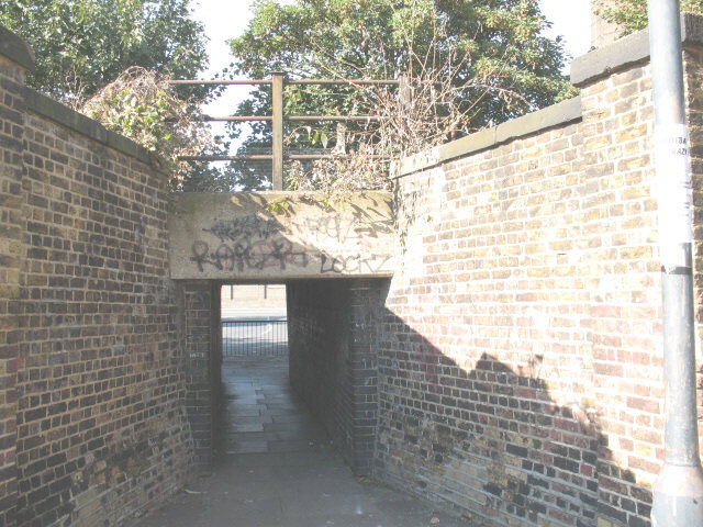 Photo 6x4 Pedestrian subway, Woodhill Woolwich This is where the road ...