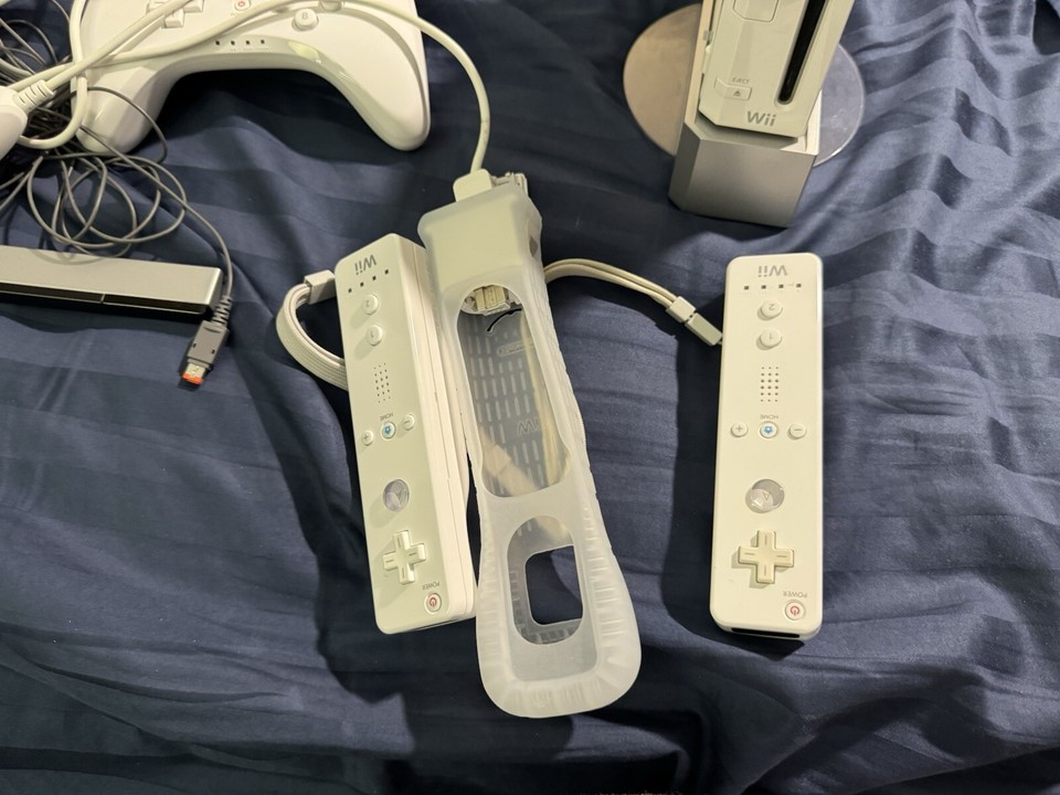 Nintendo Wii RVL-001(USA) GameCube Backwards Compatible w/ Controller ...